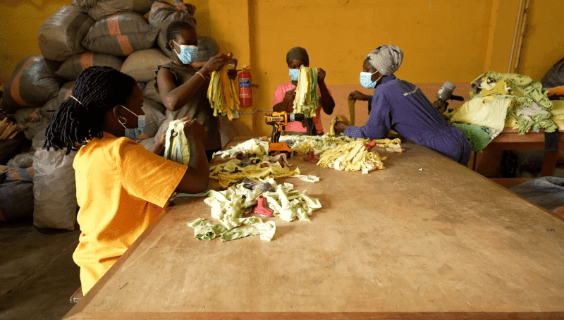 Kantamanto Market: At One of the World's Largest Clothing Dumps ...