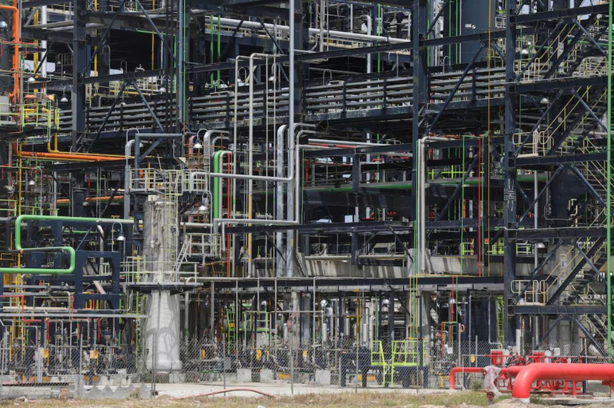 Nigeria’s Dangote Oil Refinery Begins Gasoline Production - Africa.com